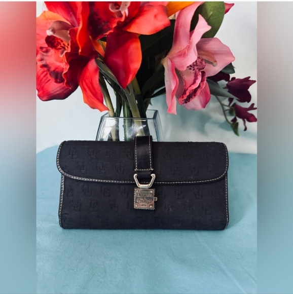 Dooney & Bourke | Bags | Dooney Bourke Vintage Signature Trifold Latch ...